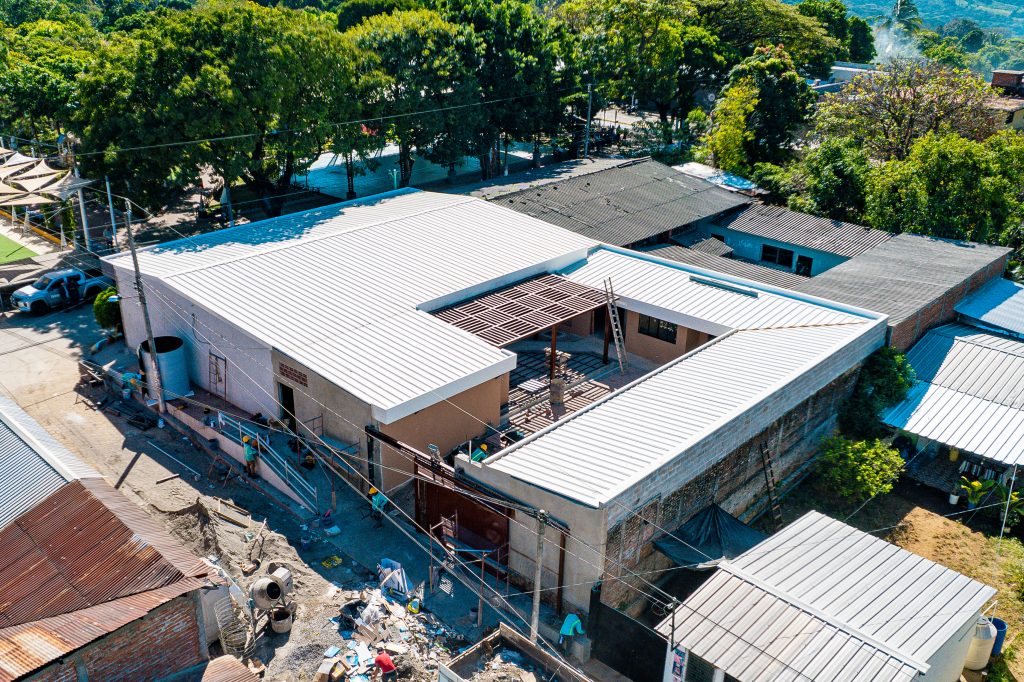 DOM reporta el 95% de avance en construcción casa comunal de Tecapán