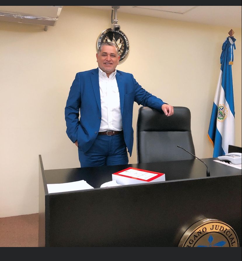 Gilberto Ramírez Melara, agrede en redes sociales a Diputada Dania ...