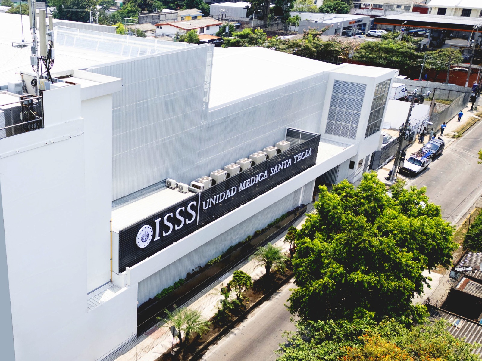 Inauguran nueva unidad médica del ISSS en Santa Tecla